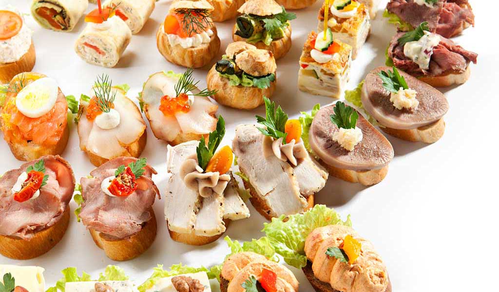 Hors d'oeuvre Service - Rainer's Gourmet Catering