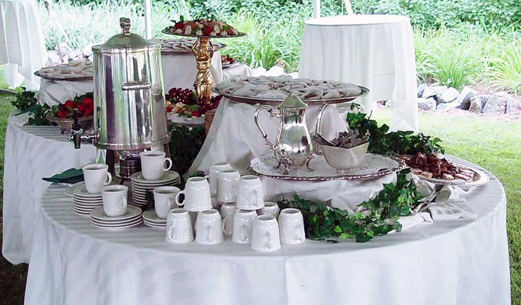 Beverage Service - Rainer's Gourmet Catering